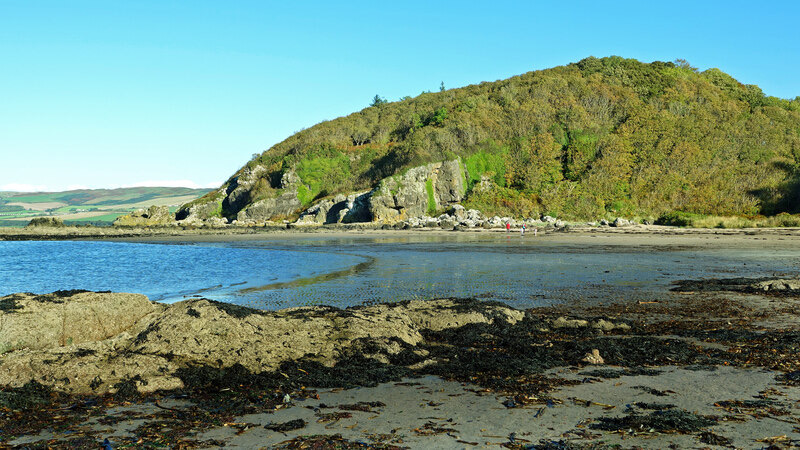 Wandering: a kids’ beach, a Mugdock and a lost elephant